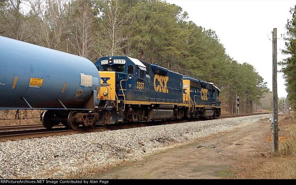 CSX GP40-2 6476 (ex-L&N 6614) and mate 2337 roll their local NB